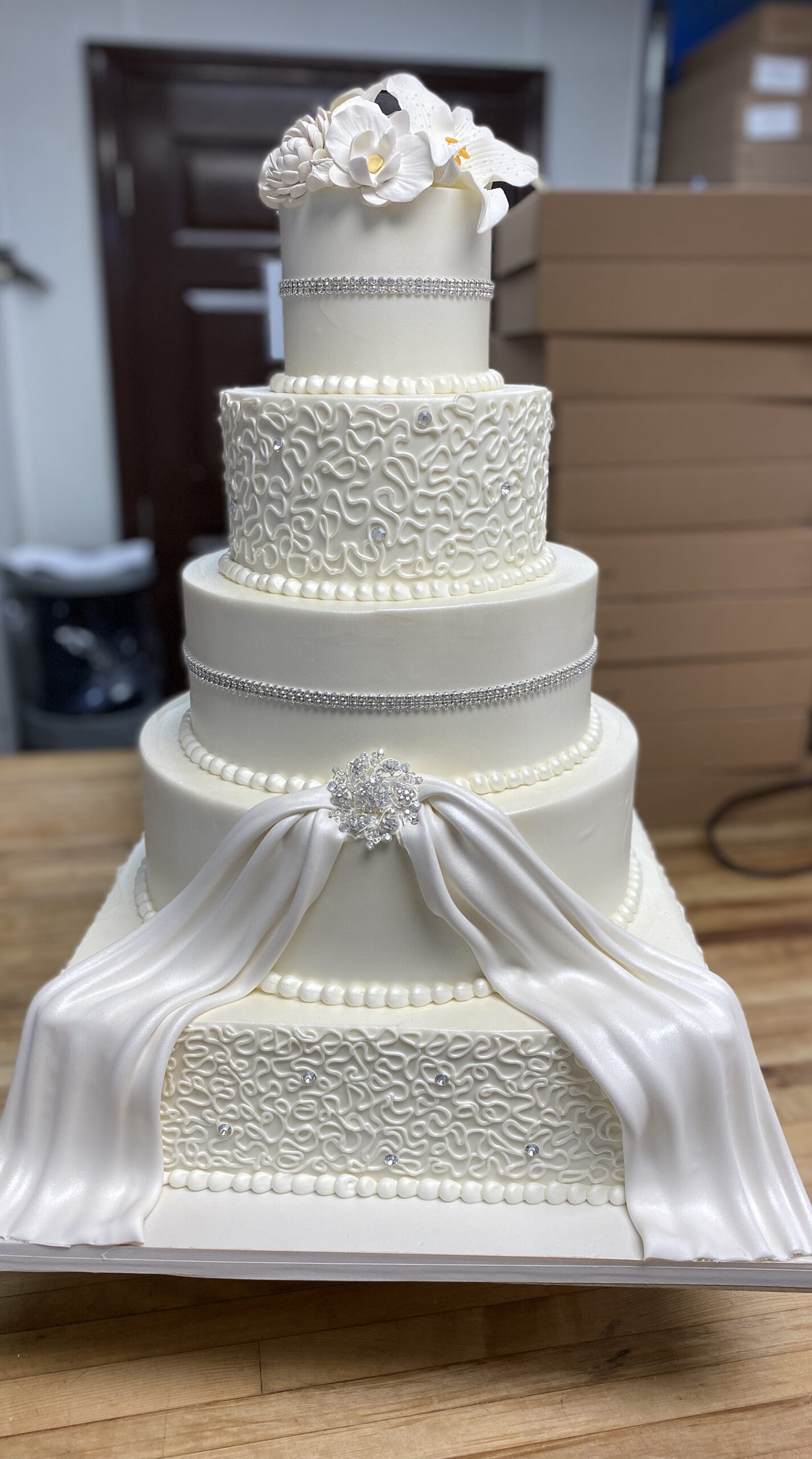 White Bride Wedding Cake - Palermo Custom Cakes